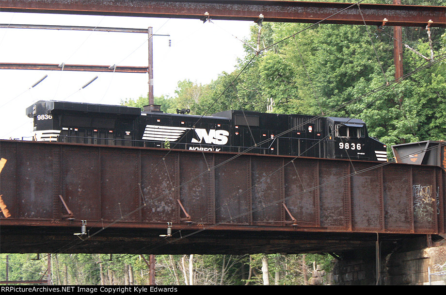 NS C40-9W #9836 on 17G
